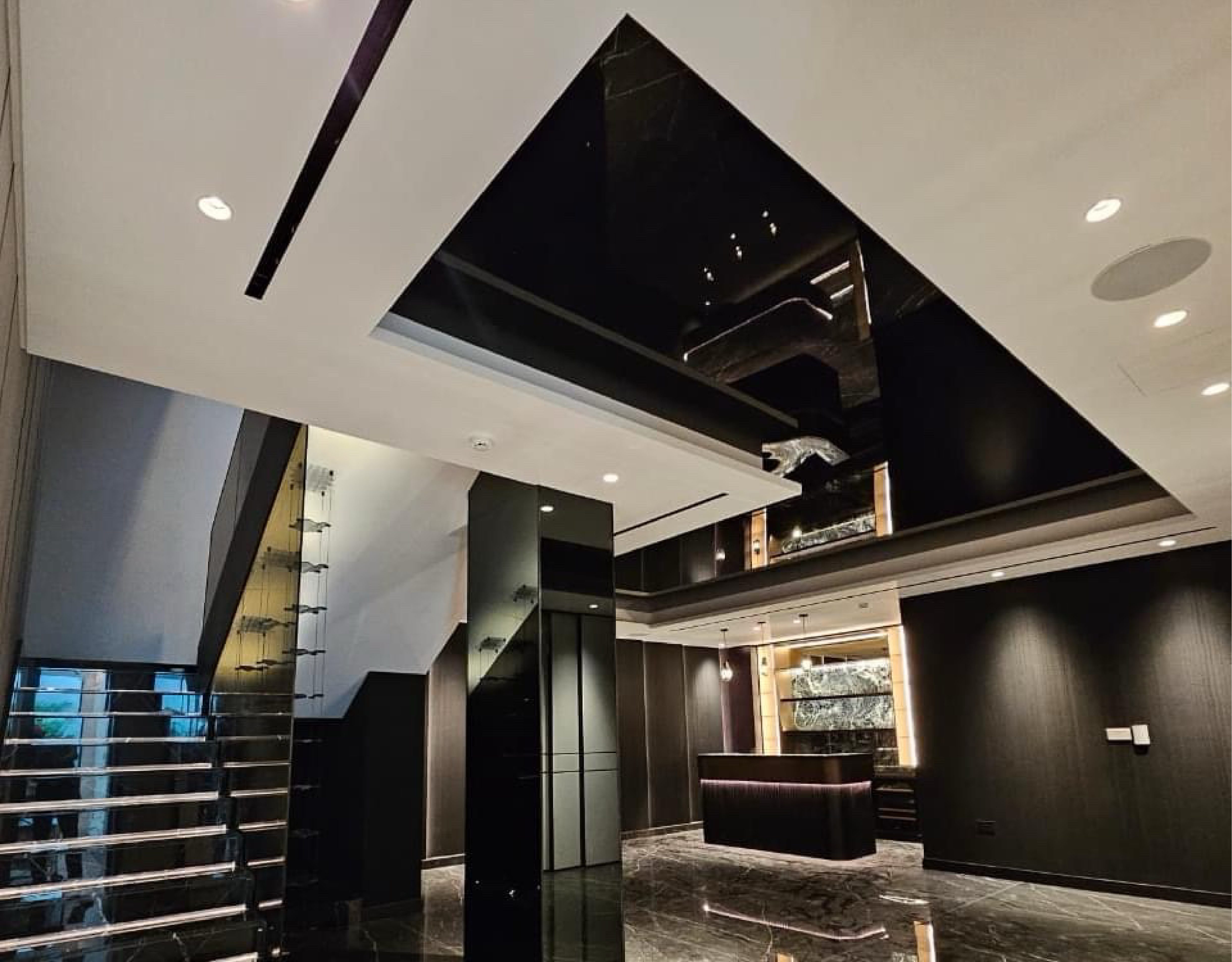 Black glossy stretch ceiling — Saros Design